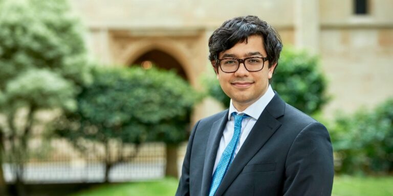 Hossein Sharafi | 4 Stone Buildings