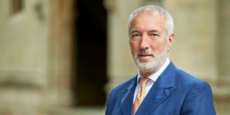 Jonathan Crow CVO, KC | 4 Stone Buildings